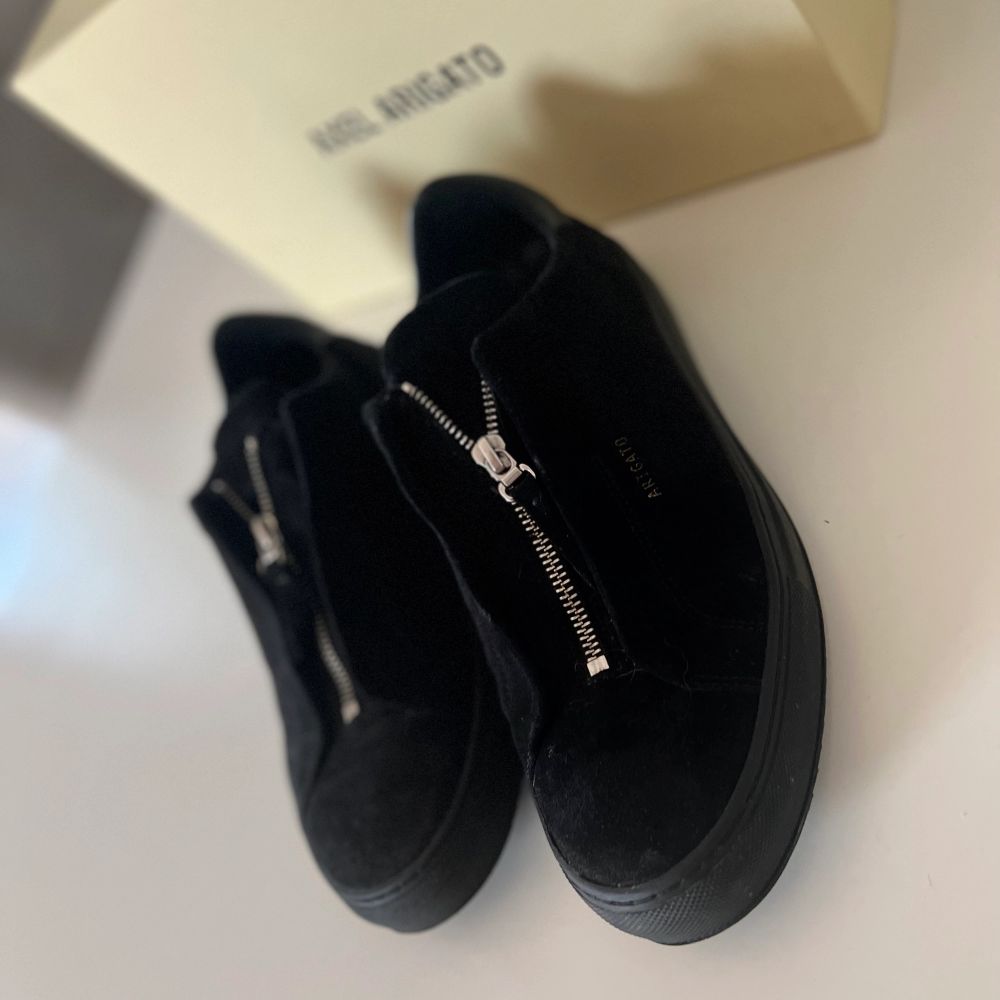 Svart Axel arigato clean zip 90 | Plick Second Hand