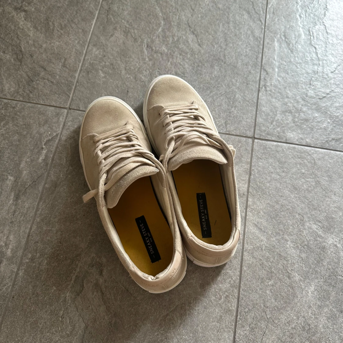 Beigea Sneaky Steve Herr | Skor
