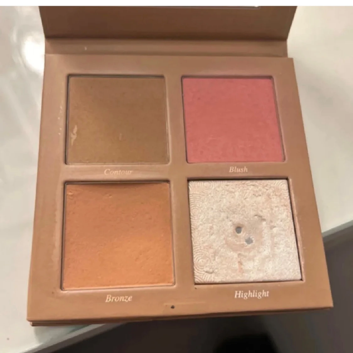 Beige Caia Ansiktspalett Sassy