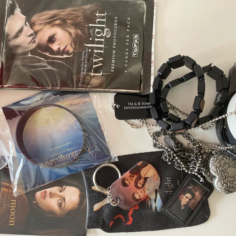 Twilight merch - Övrigt | Plick Second Hand