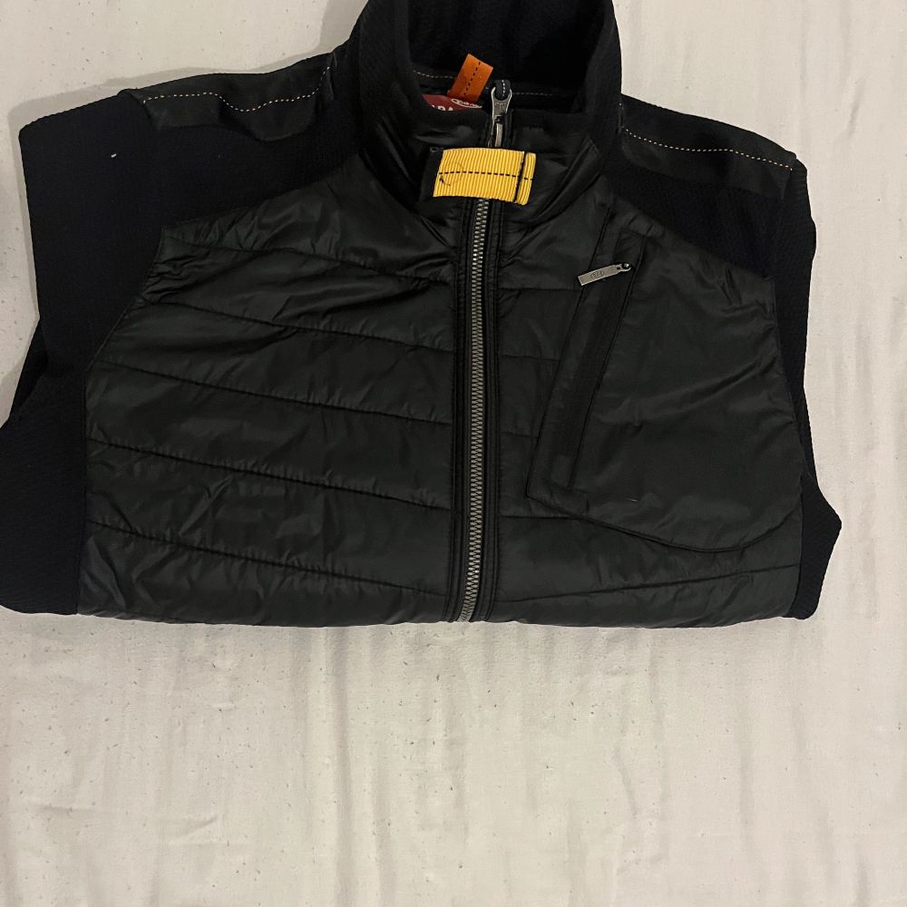 Svart parajumper cardigan - parajumper | Plick Second Hand