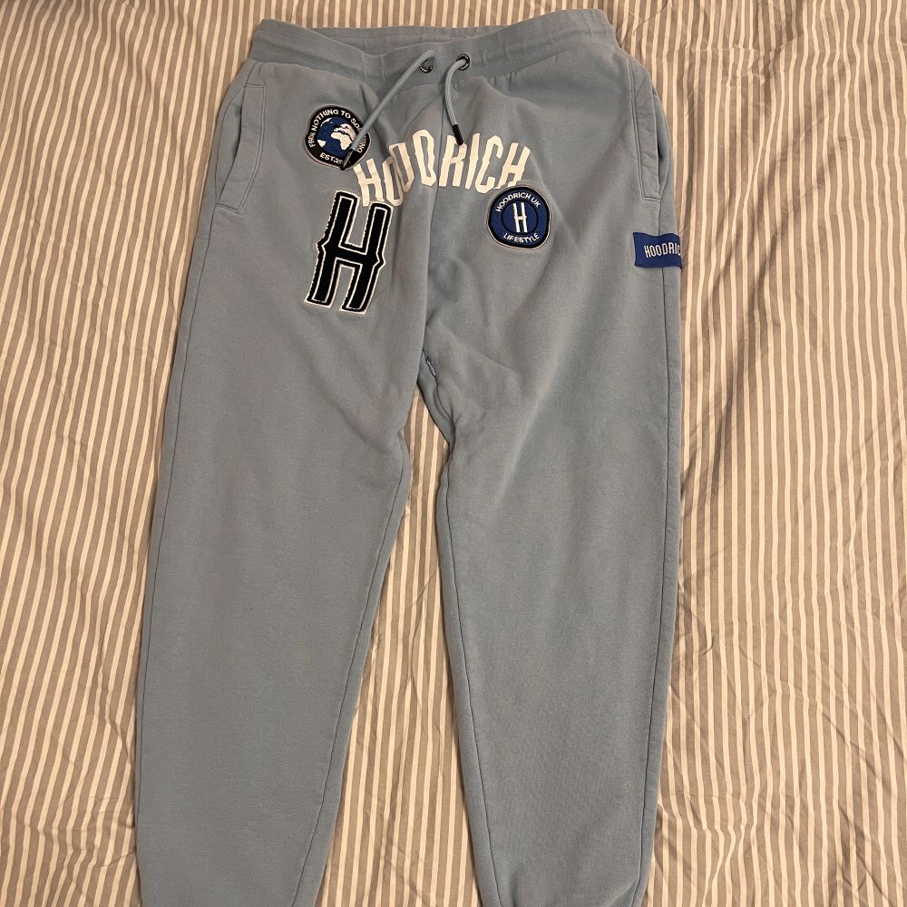 Blå Hoodrich byxor - hoodrich | Plick Second Hand