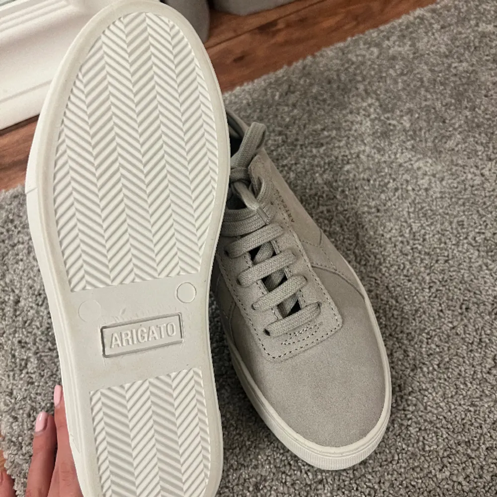 Gråa Arigato | Skor