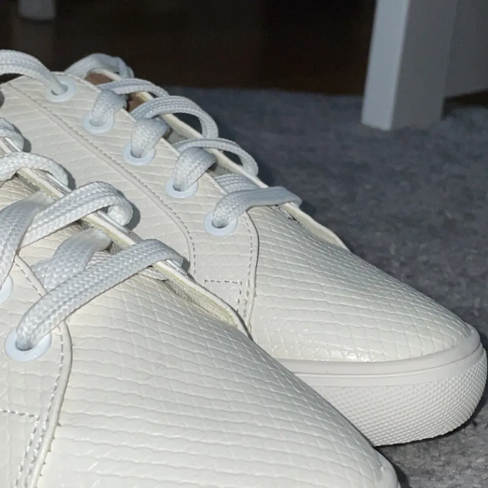 Vita Skor | H&M | Skor