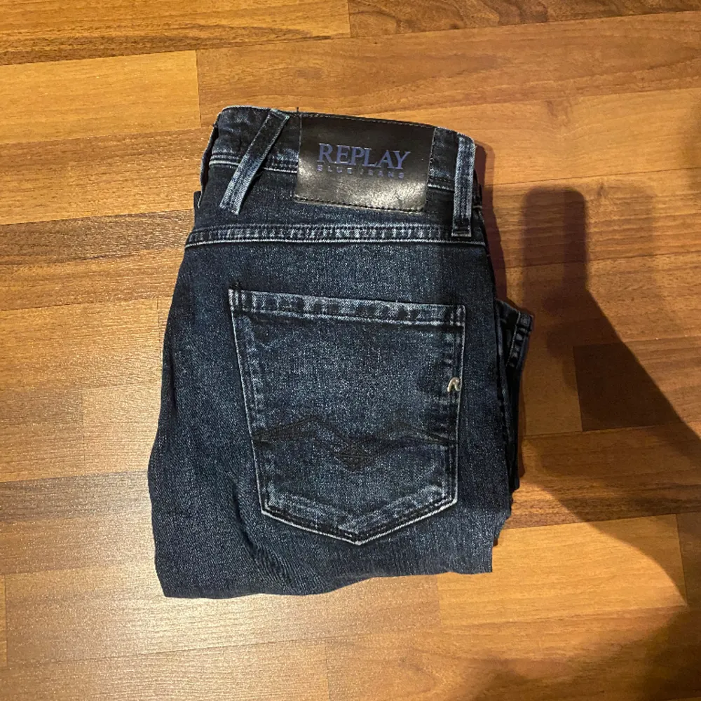 Marinblåa Replay Jeans ( Anbass )