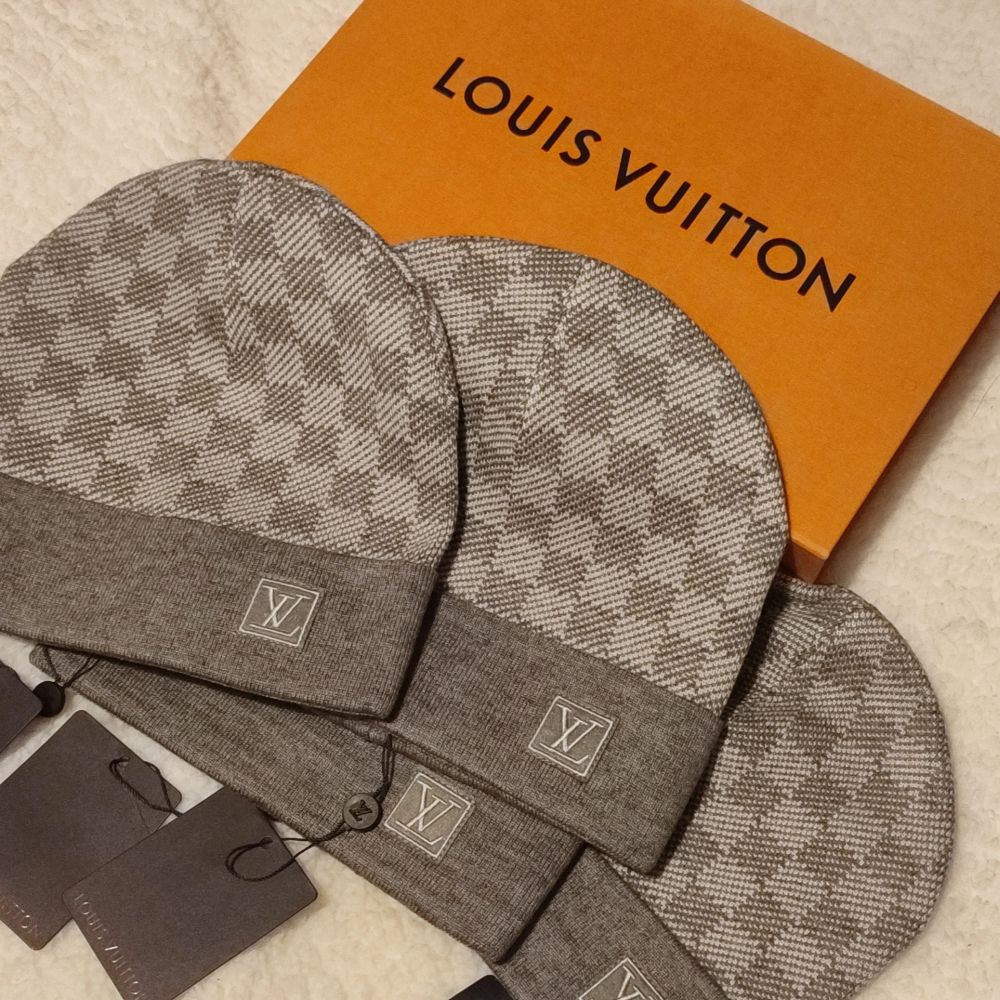 Grå Louis Vuitton mössa - Louis Vuitton | Plick Second Hand