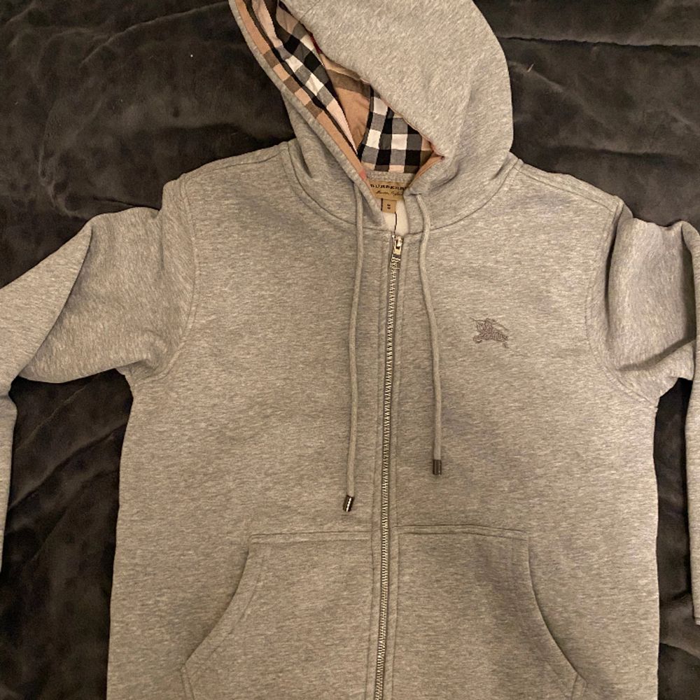 Grå Burberry - Burberry | Plick Second Hand