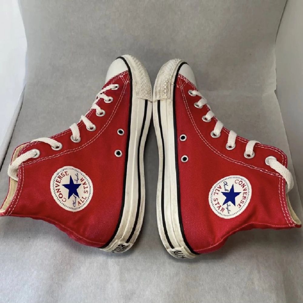 Röd Röda Converse - | Plick Second Hand