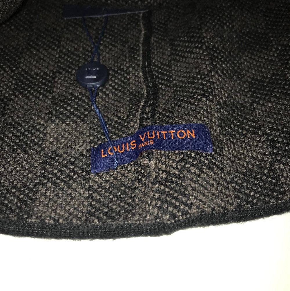 Svart Louis Vuitton Mössa | Plick Second Hand