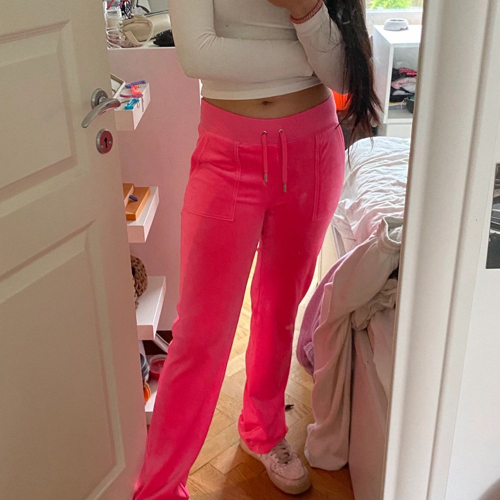 Rosa Skrik rosa Juicy couture byxor 💗 | Plick Second Hand