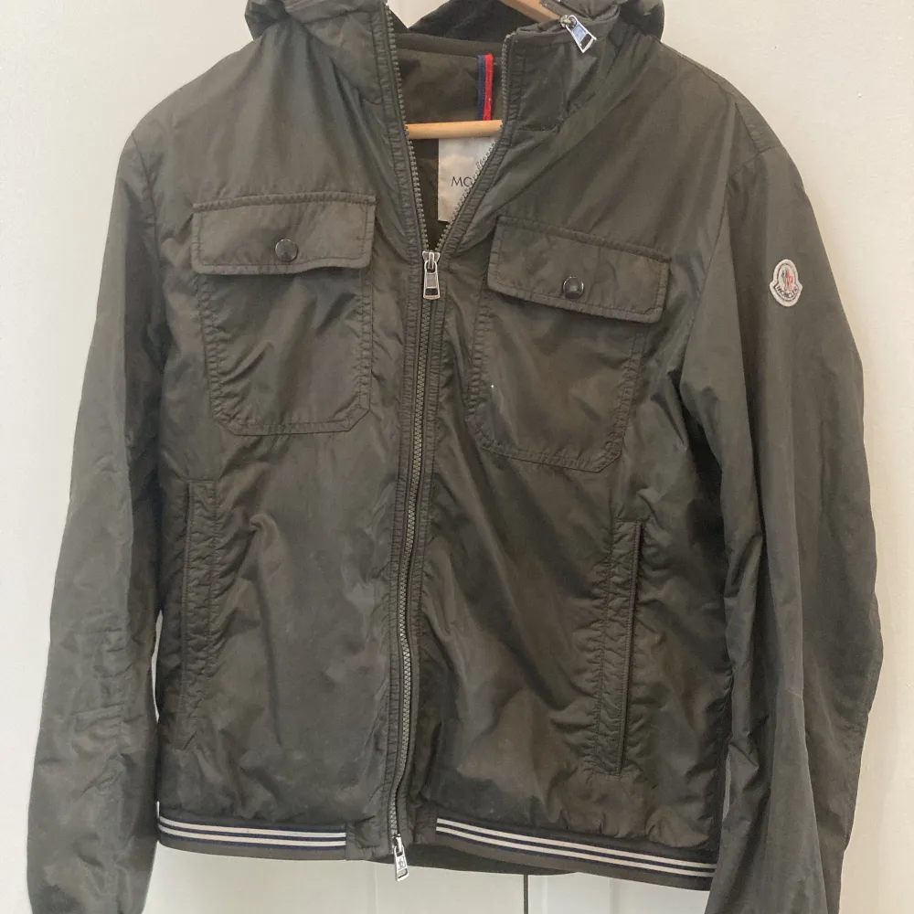 Grön Moncler Jacka | Jackor