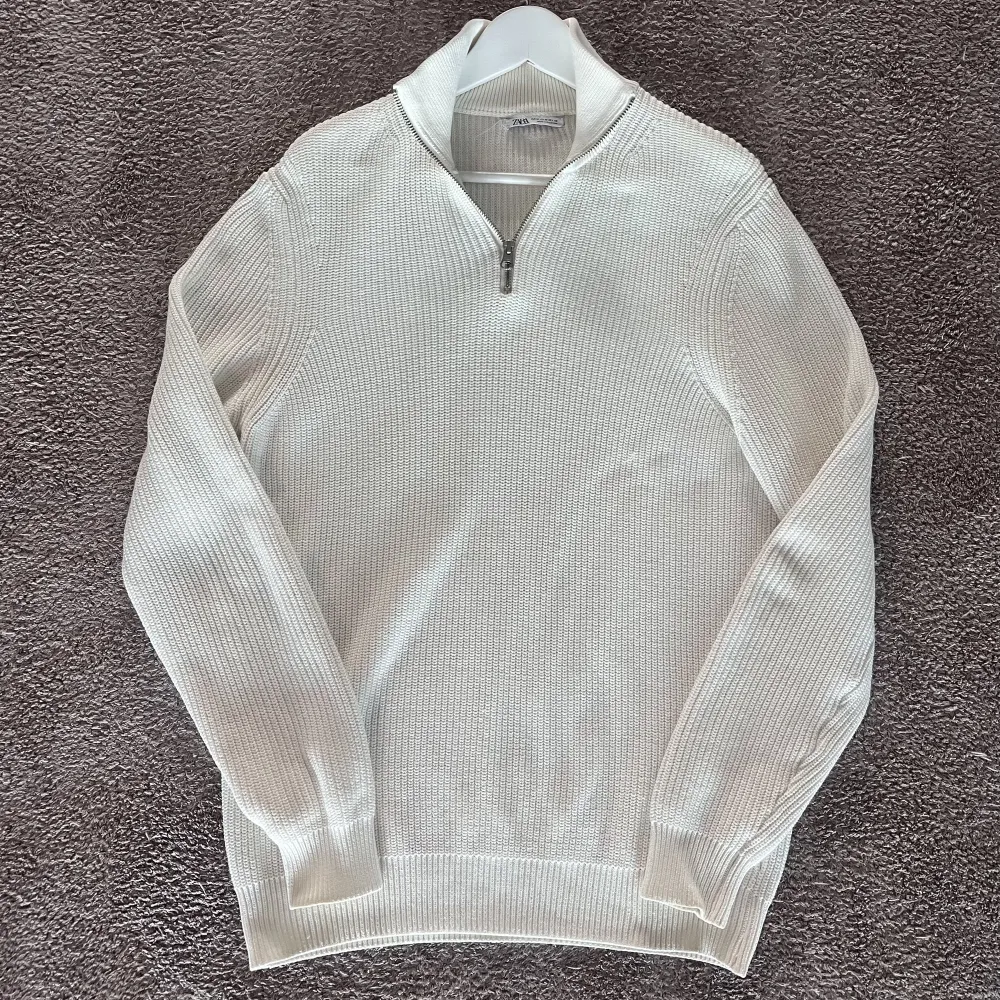 Vit Halfzip Zara | Stickat