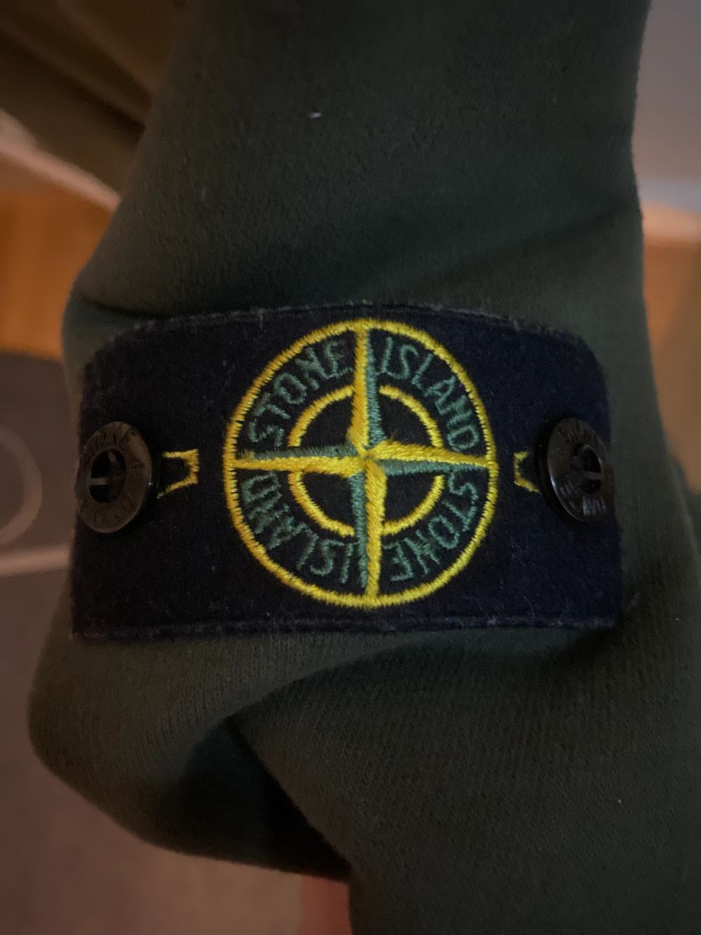 OlivfärgadStone Island tröja - Stone Island | Plick Second Hand
