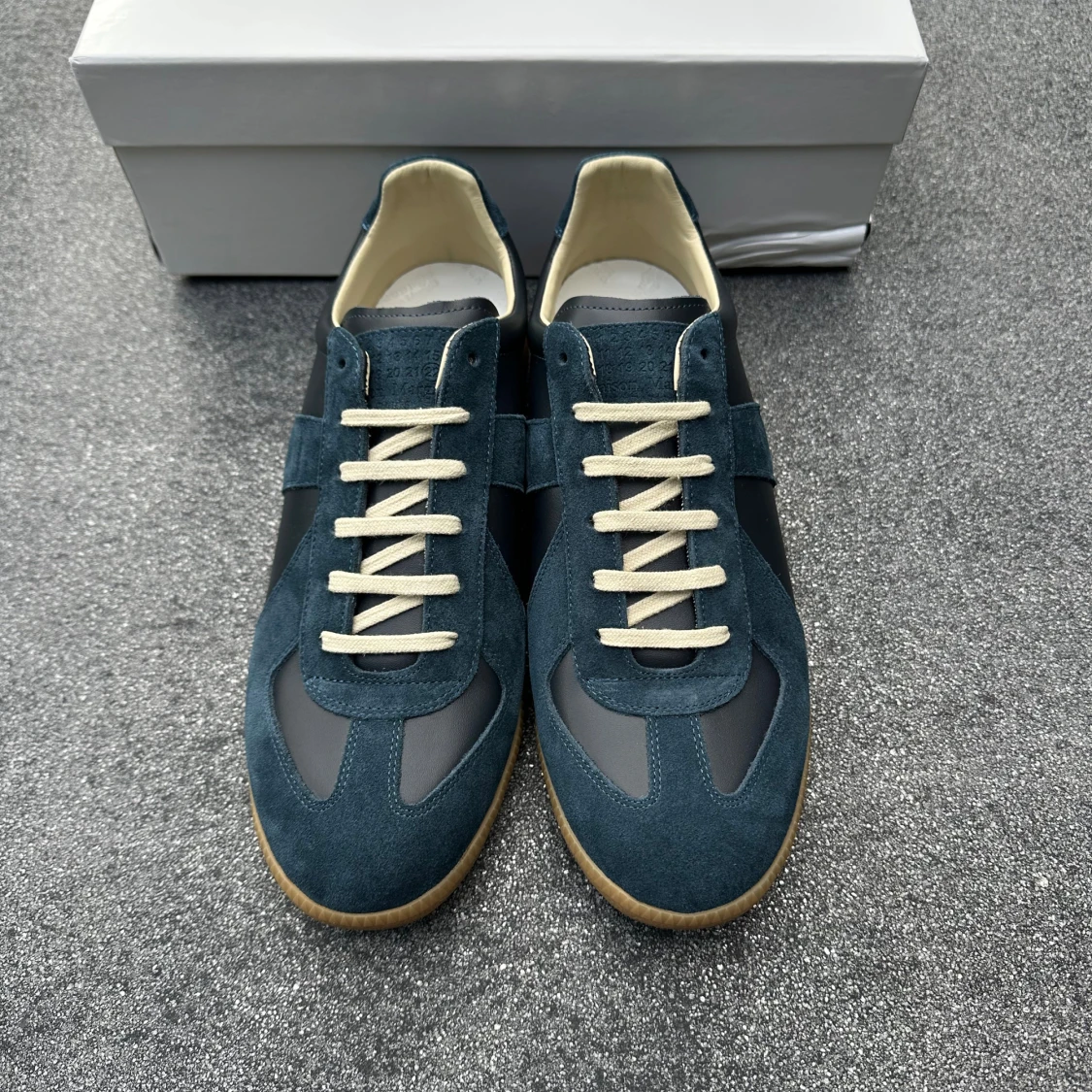 Marinblåa Maison Margiela Gats Navy