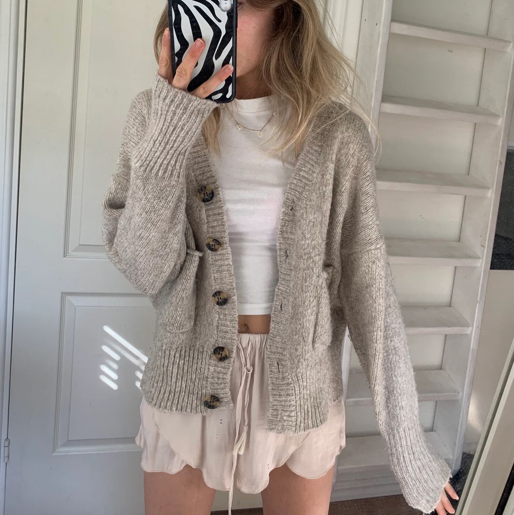 Såå söt zara kofta 🤎🤎🤎 | Plick Second Hand