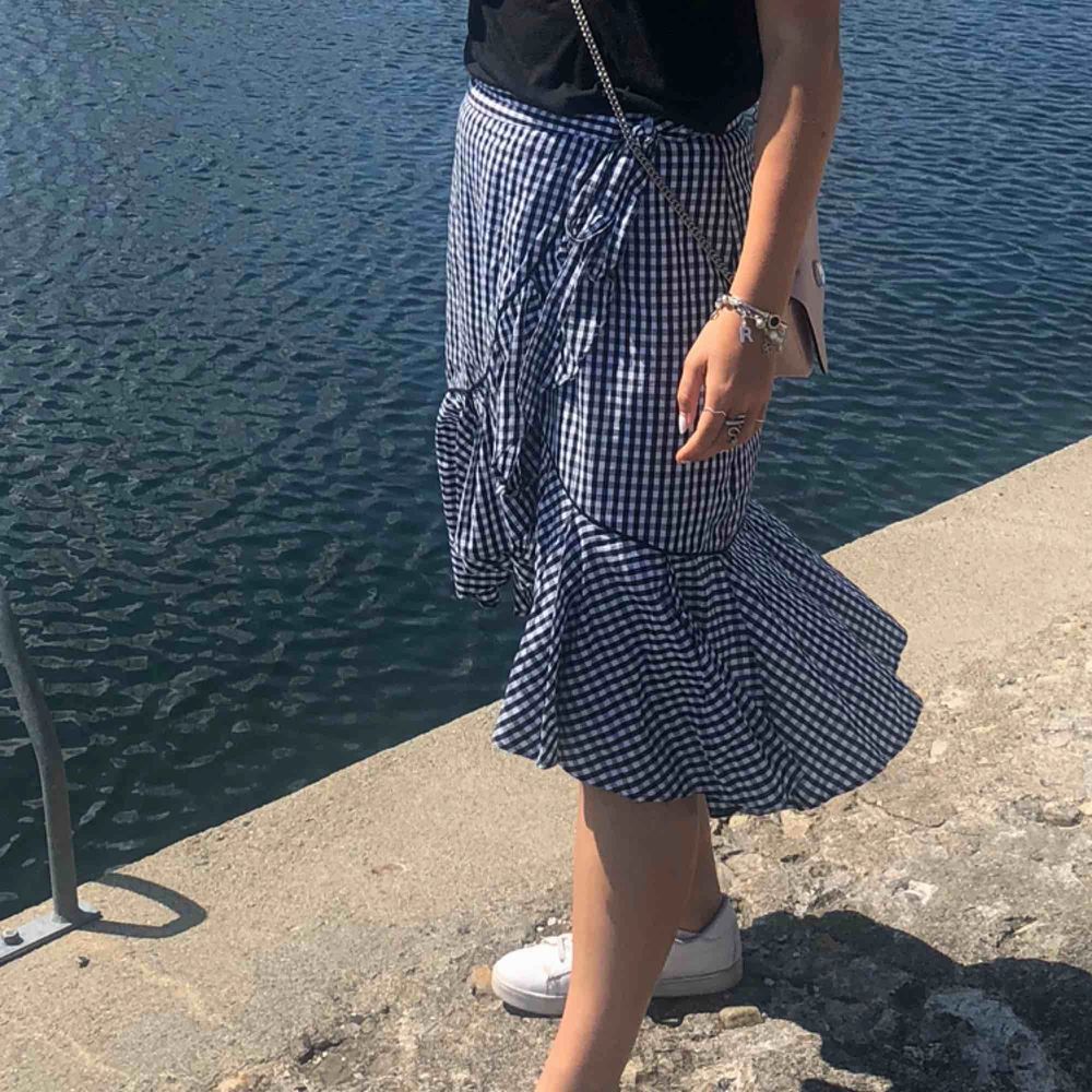 Säljer denna såå fina kjol från | Plick Second Hand