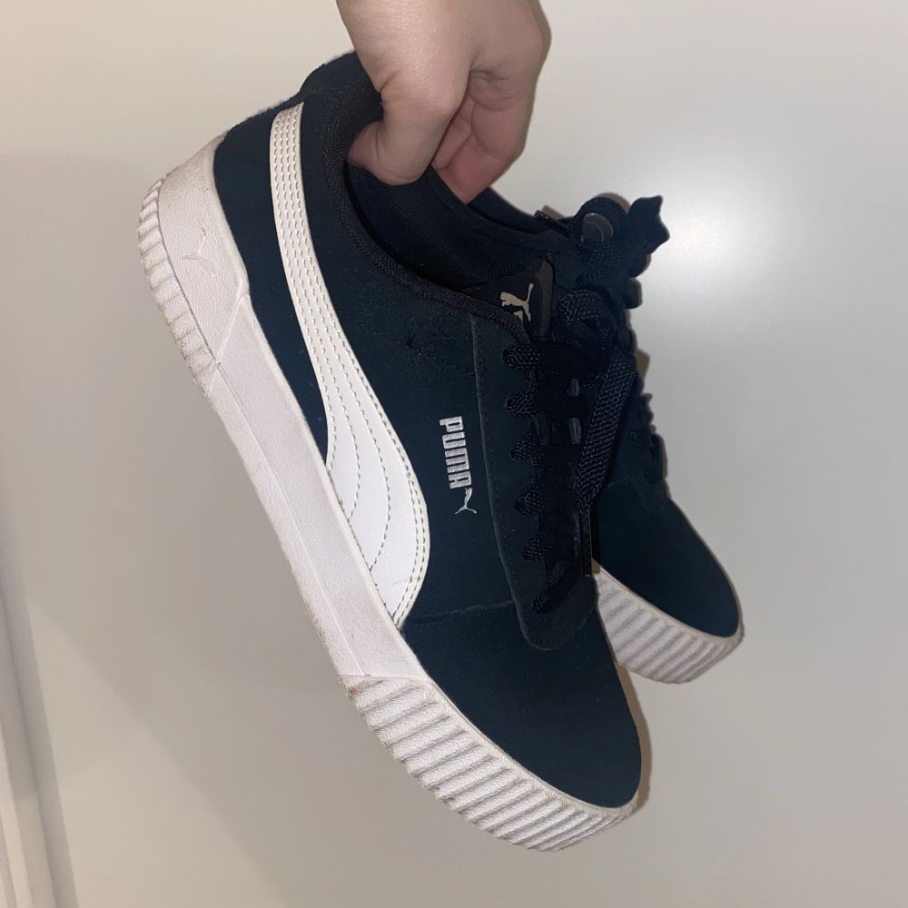 Svart PUMA - | Plick Second Hand