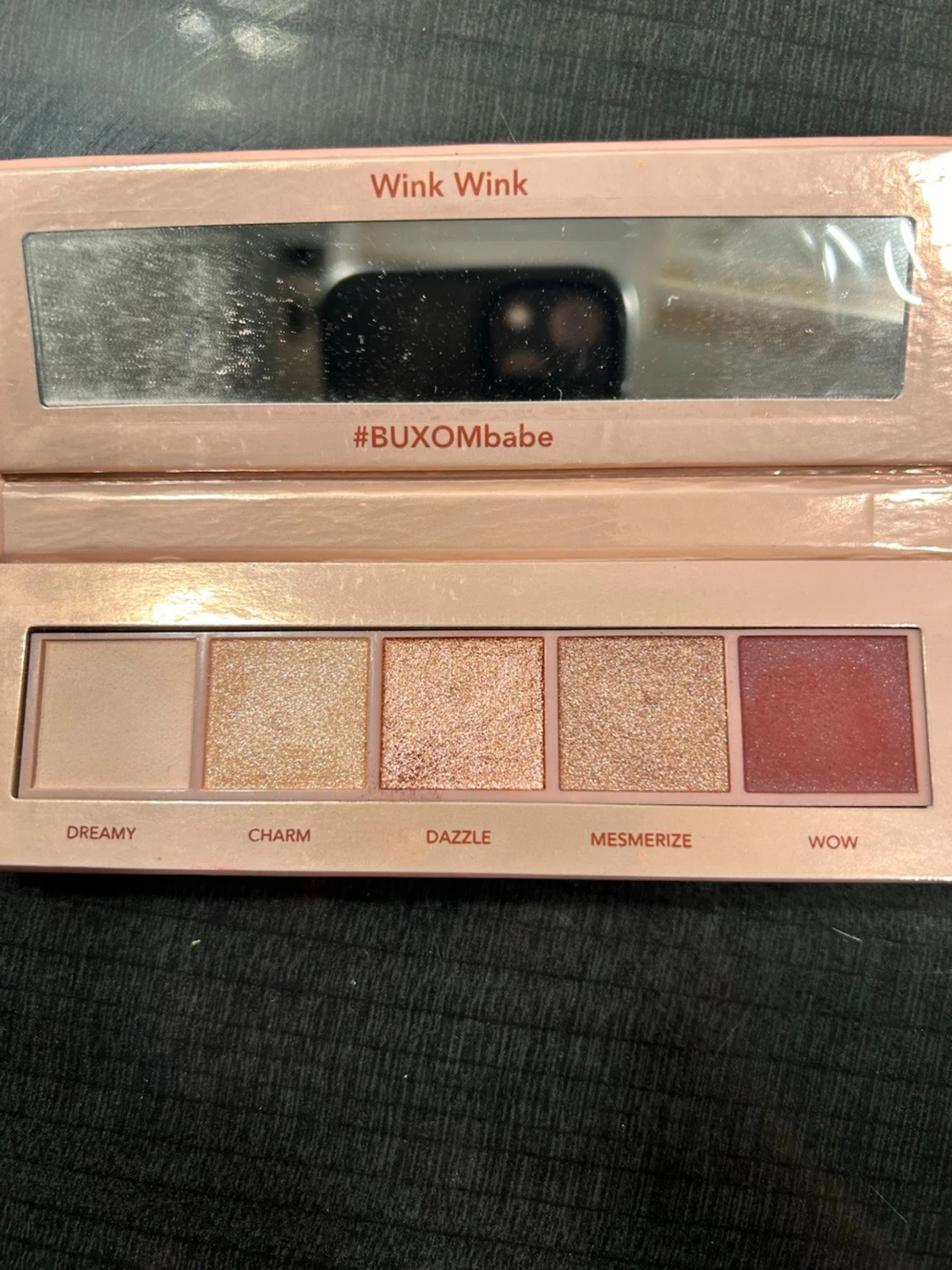Beige Buxom Darling Dolly ögonskuggspalett