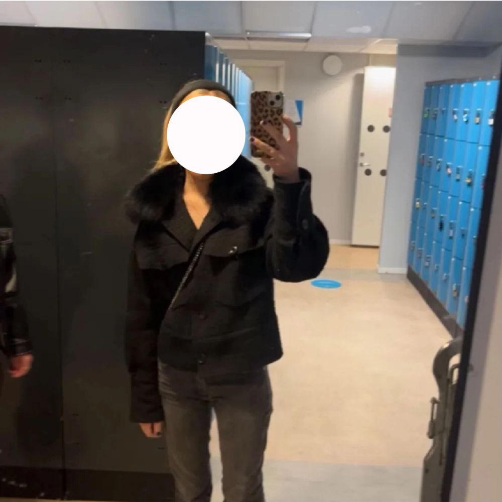 Svart meotine kappa - | Plick Second Hand