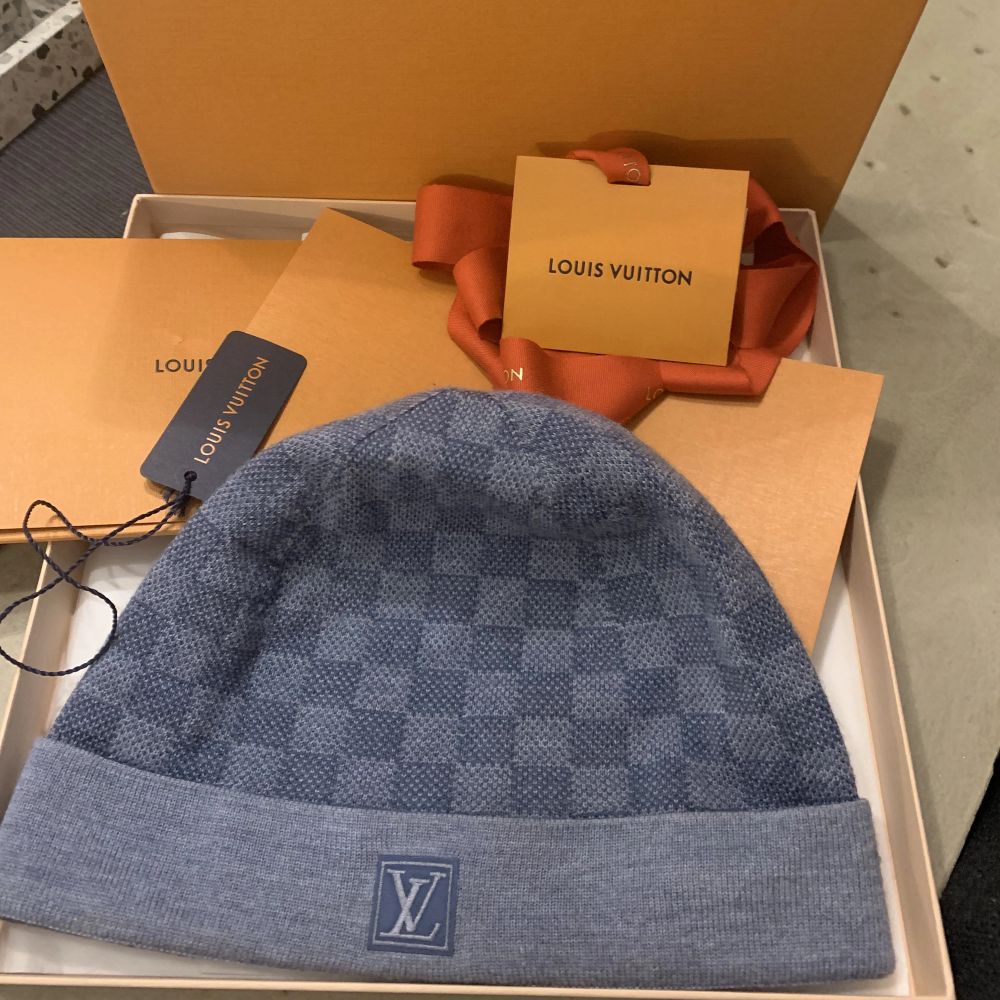 Blå Lv mösa - Louis Vuitton | Plick Second Hand