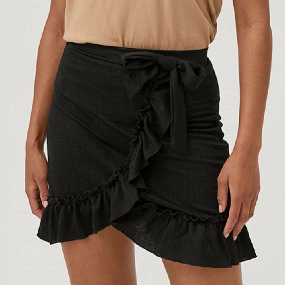 Svart Kjol - Gina Tricot | Plick Second Hand