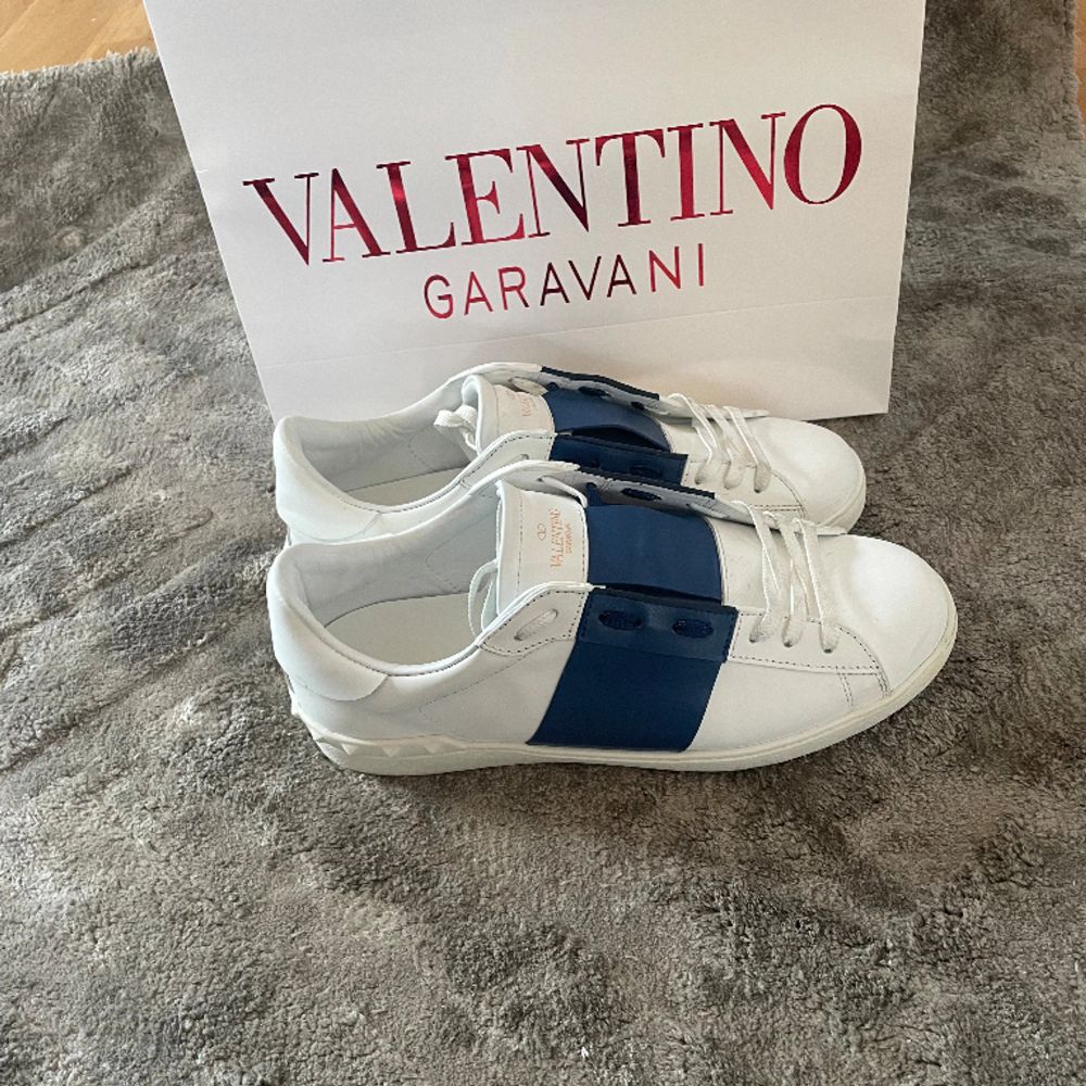 Marinblå Valentino Garavani - Valentino | Plick Second Hand