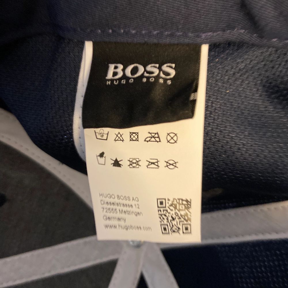 Marinblå Hugo Boss Keps - Hugo Boss | Plick Second Hand