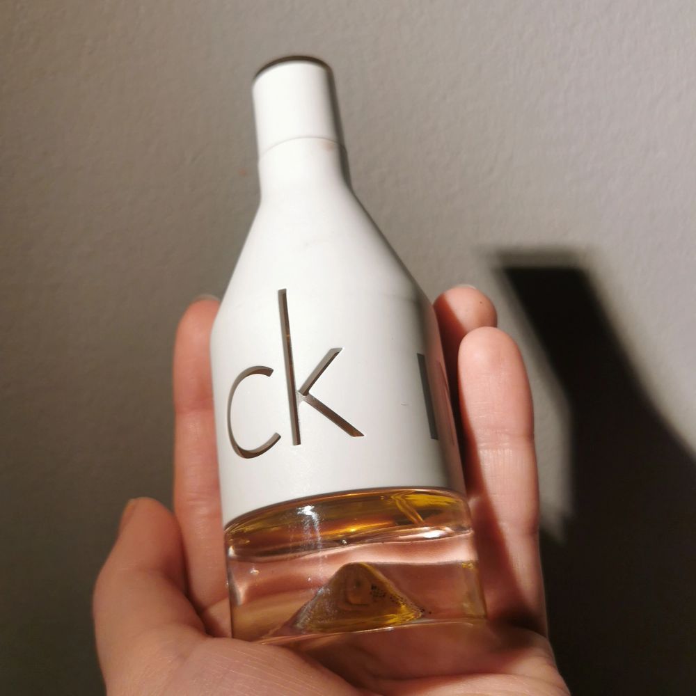 Vit Parfym - Calvin Klein | Plick Second Hand