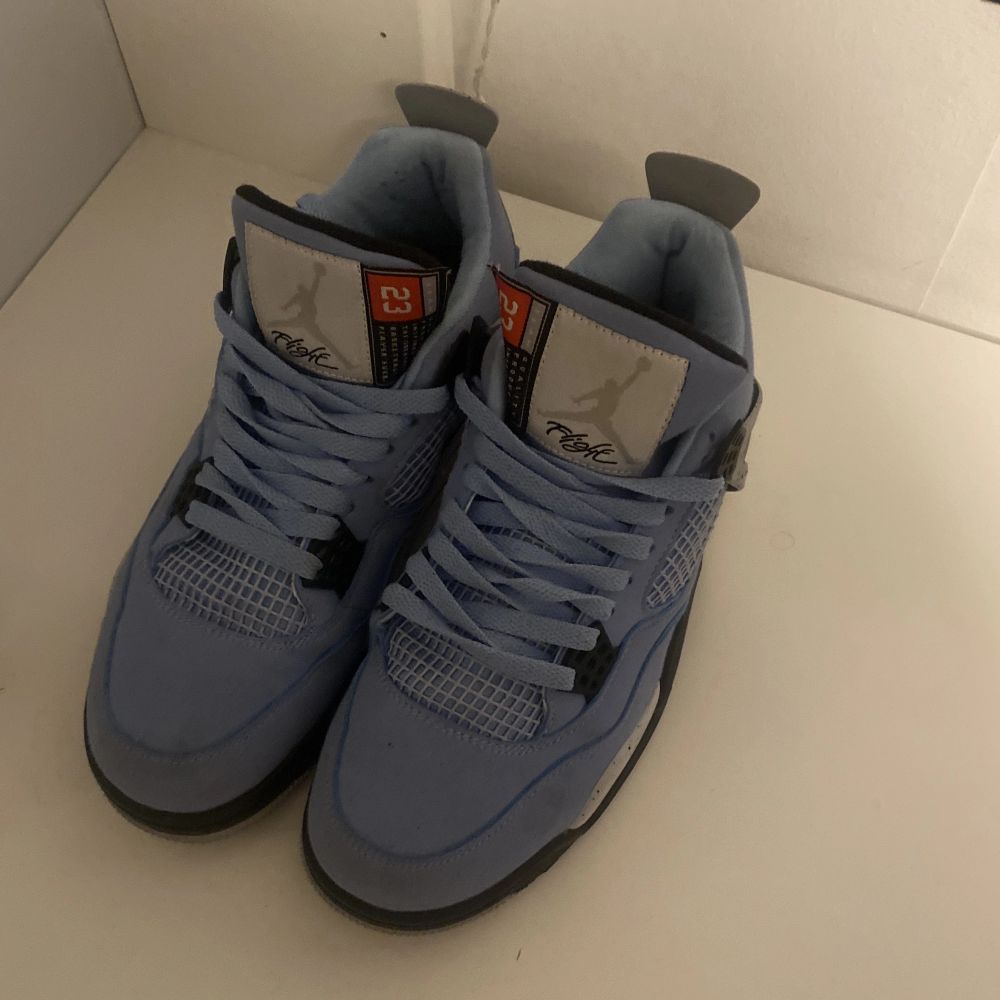 Blå Jordan 4 unc - Jordans | Plick Second Hand