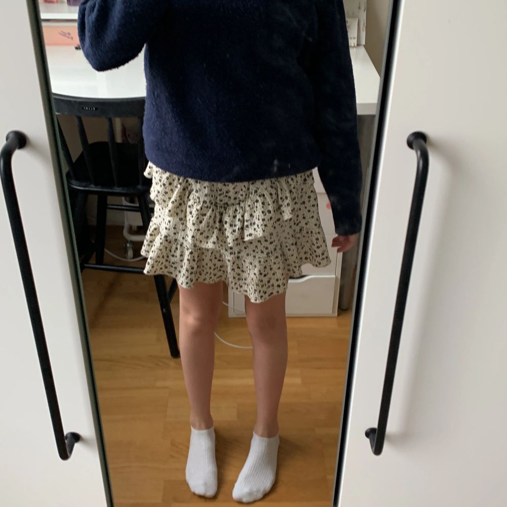 Vit Zara kjol - Zara | Plick Second Hand