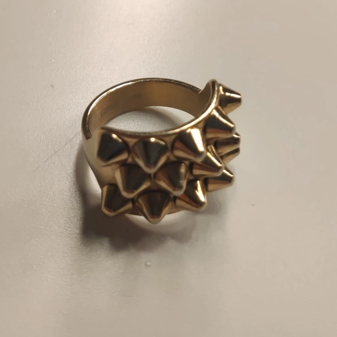 Guldig Edblad Ring | Accessoarer