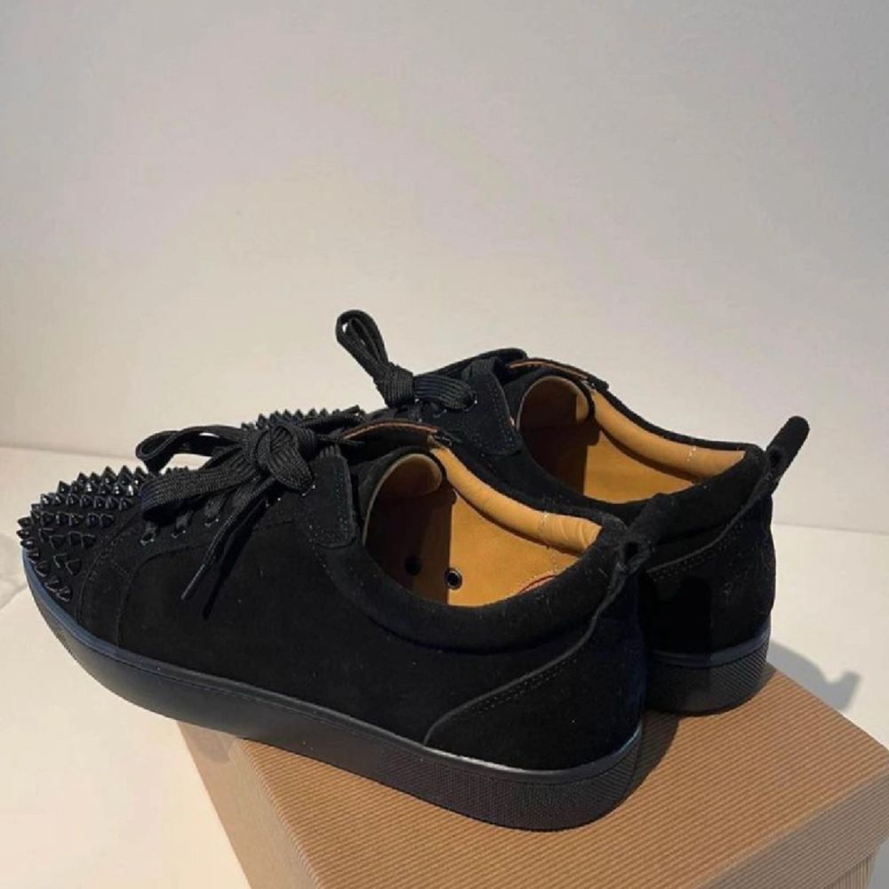 Loubs - Christian Louboutin | Plick Second Hand