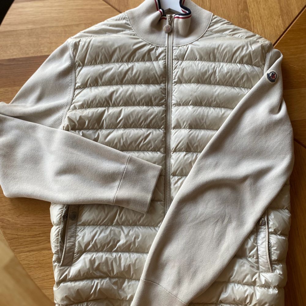 Moncler cardigan jacka (M) | Plick Second Hand