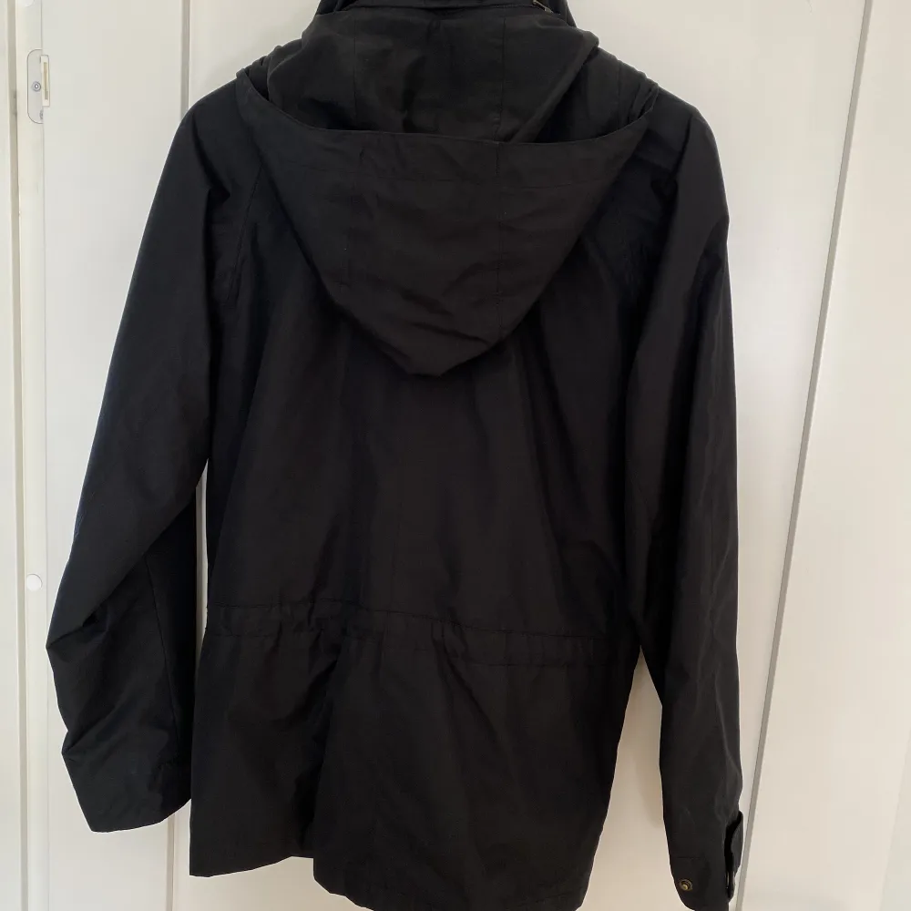 Svart Retro Jacka Peak Performance Herr