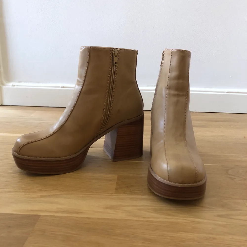 Beigea 70 Tals Boots | Asos | Skor
