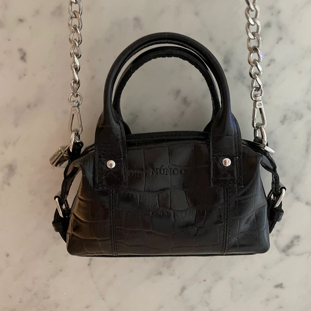 Liten väska från Nunoo Bags. | Plick Second Hand