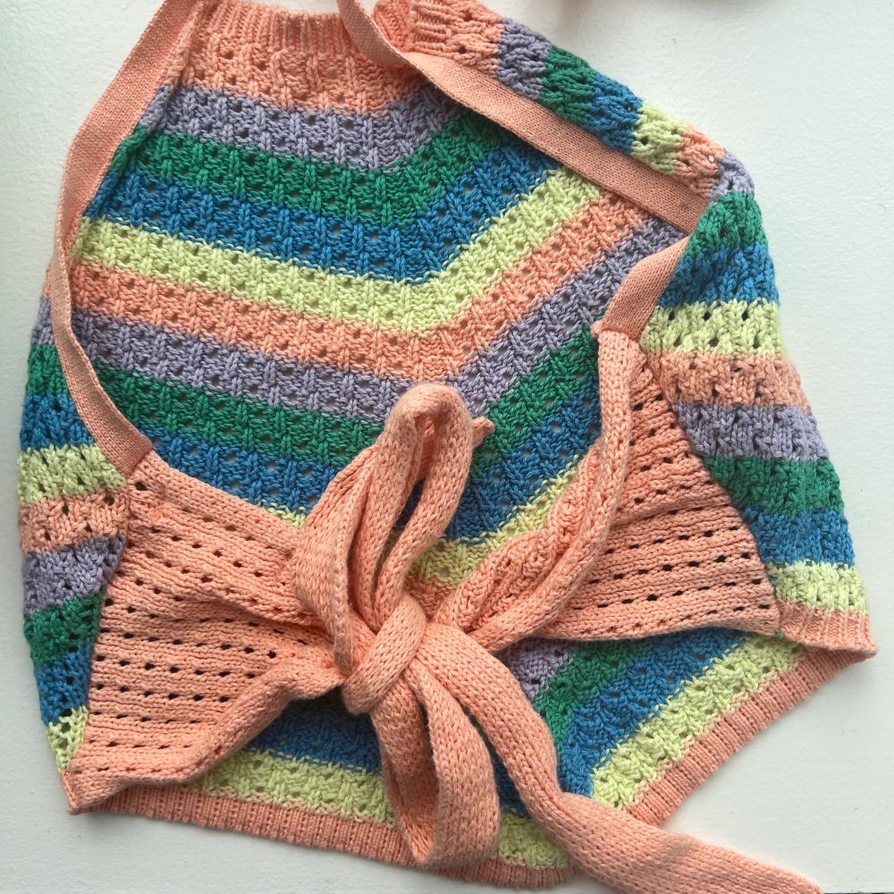 MultifärgadVirkad topp storlek S | Plick Second Hand