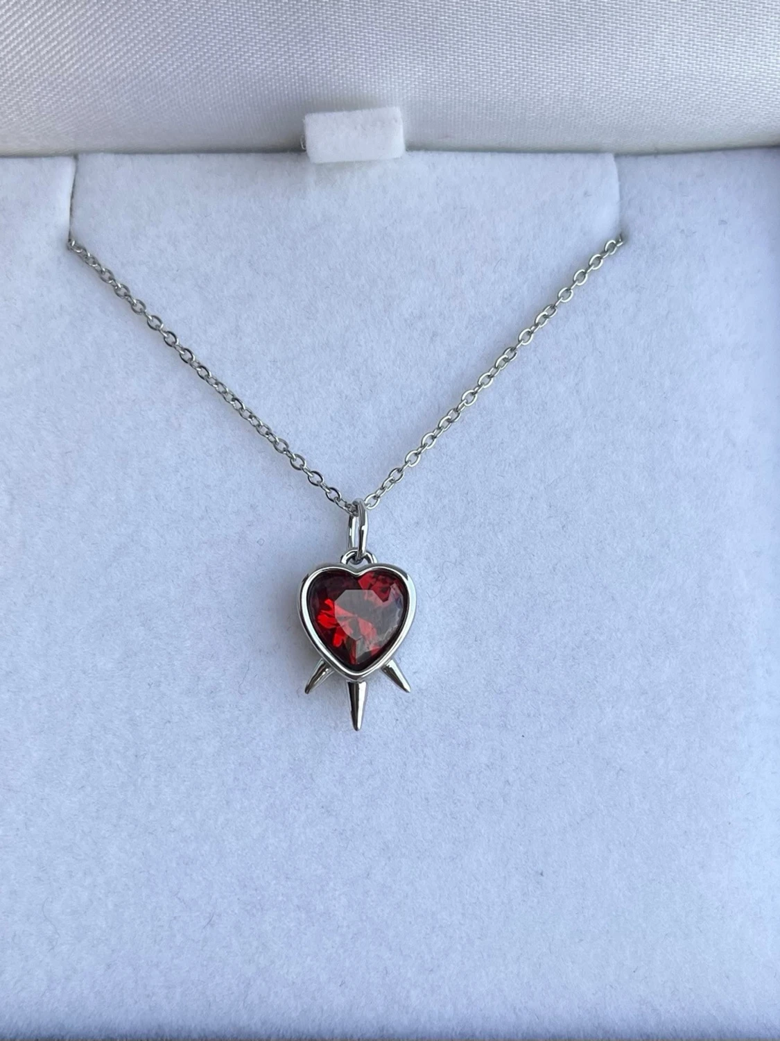 Silver Maria Nilsdotter ”Three Of Swords” Inspirerat Halsband