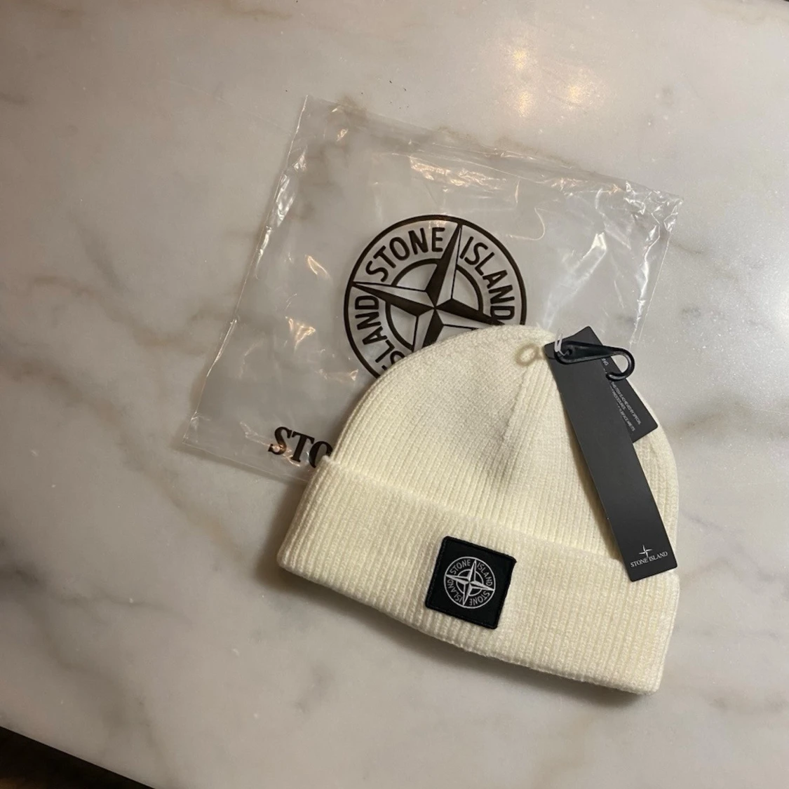 Beige Stone Island Mössa | Accessoarer