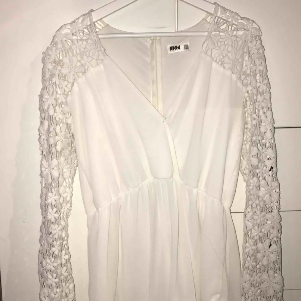 Vit Playsuit från Dennis Máglic. Anv | Plick Second Hand