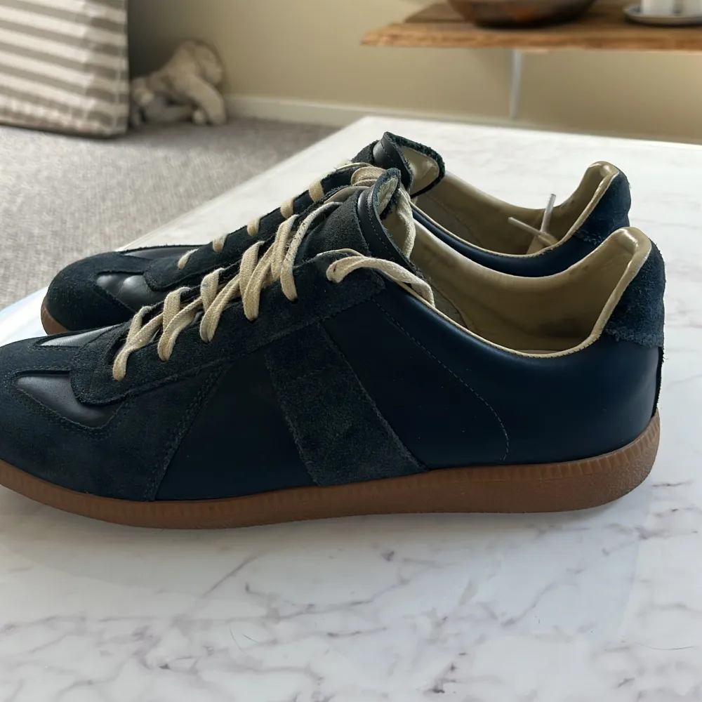 Marinblåa Maison Margiela Gats