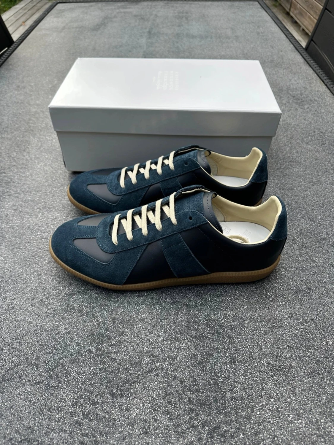Marinblåa Maison Margiela Gats Navy