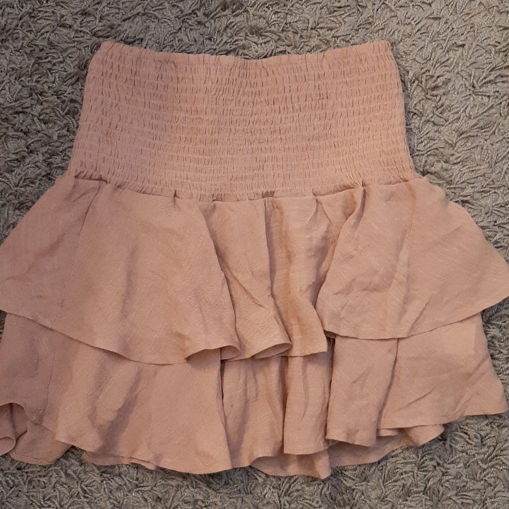 Rosa Kjol - Shein | Plick Second Hand