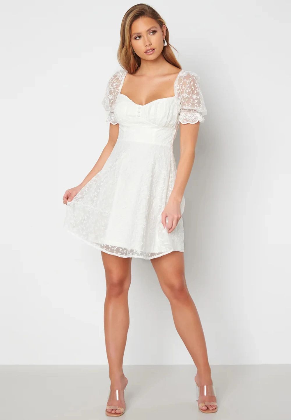 Vit Studentklänning - Bubbleroom | Plick Second Hand