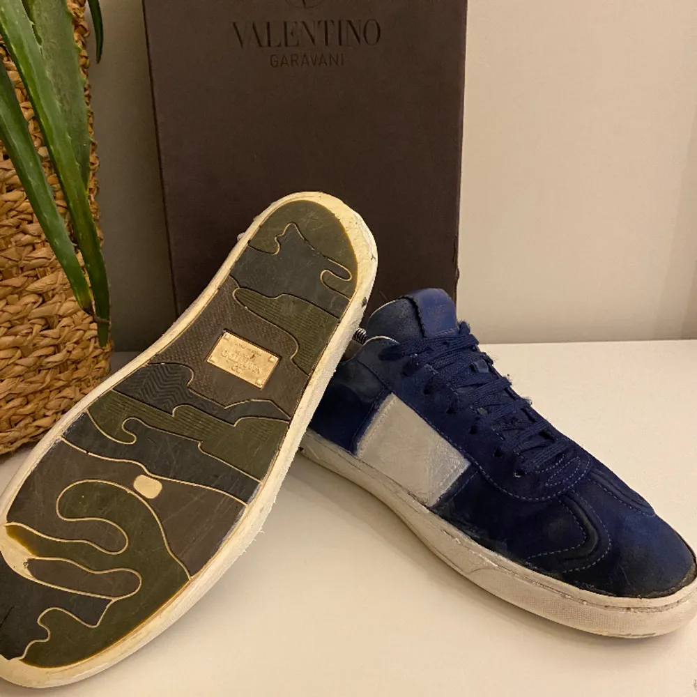 Marinblåa Valentino Flycrew | Skor