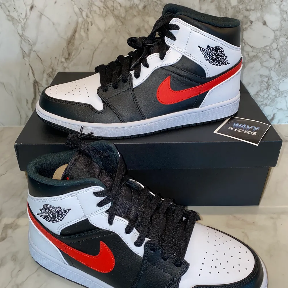 Air Jordan 1 Mis Chile Red | Skor
