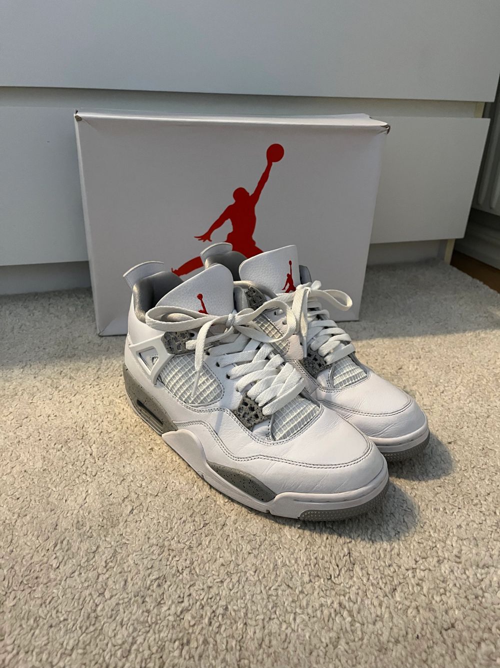 Vit Jordan 4 oreo - Jordans | Plick Second Hand