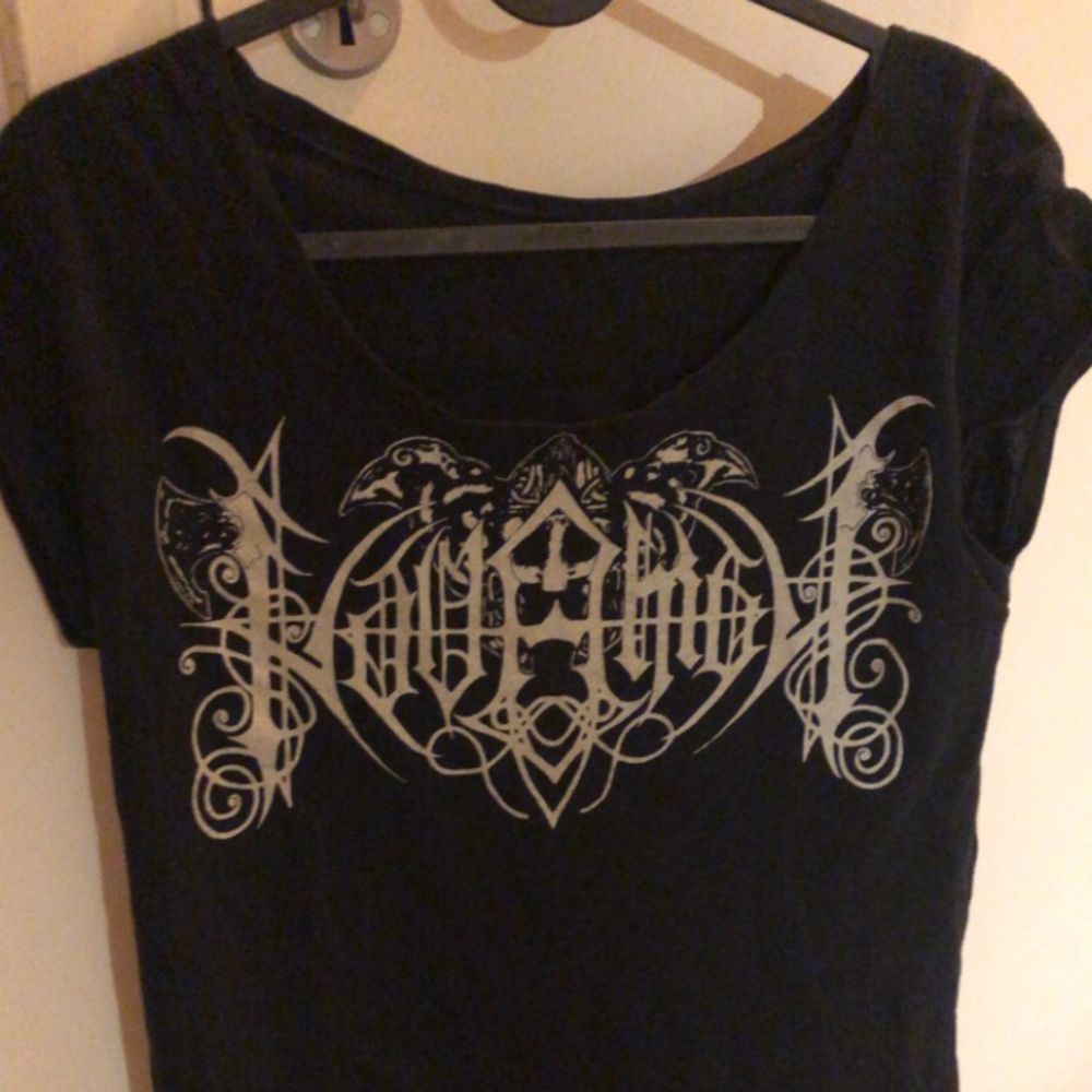 Svart Y2k t-shirt - | Plick Second Hand