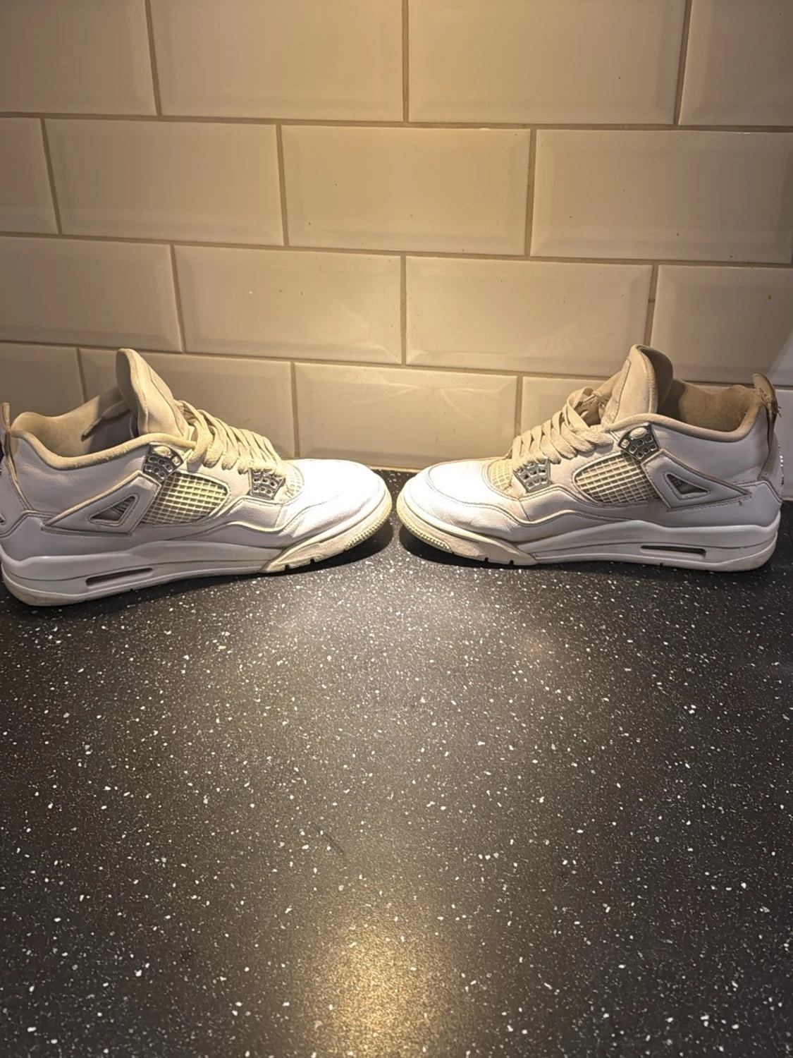 Nike Air Jordan 4 Retro Vita Sneakers