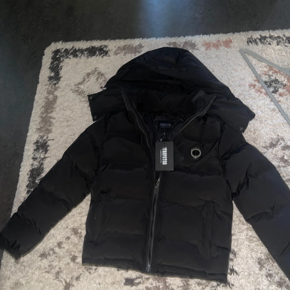 Svart Helt Ny Trapstar Jacka ( All Black Edition)